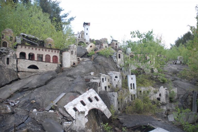 15 Most Mysterious And Abandoned Places In The World That Have Been ...