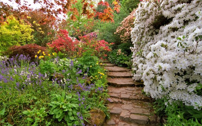 15 Stunning Places That Become Even More Beautiful In Spring